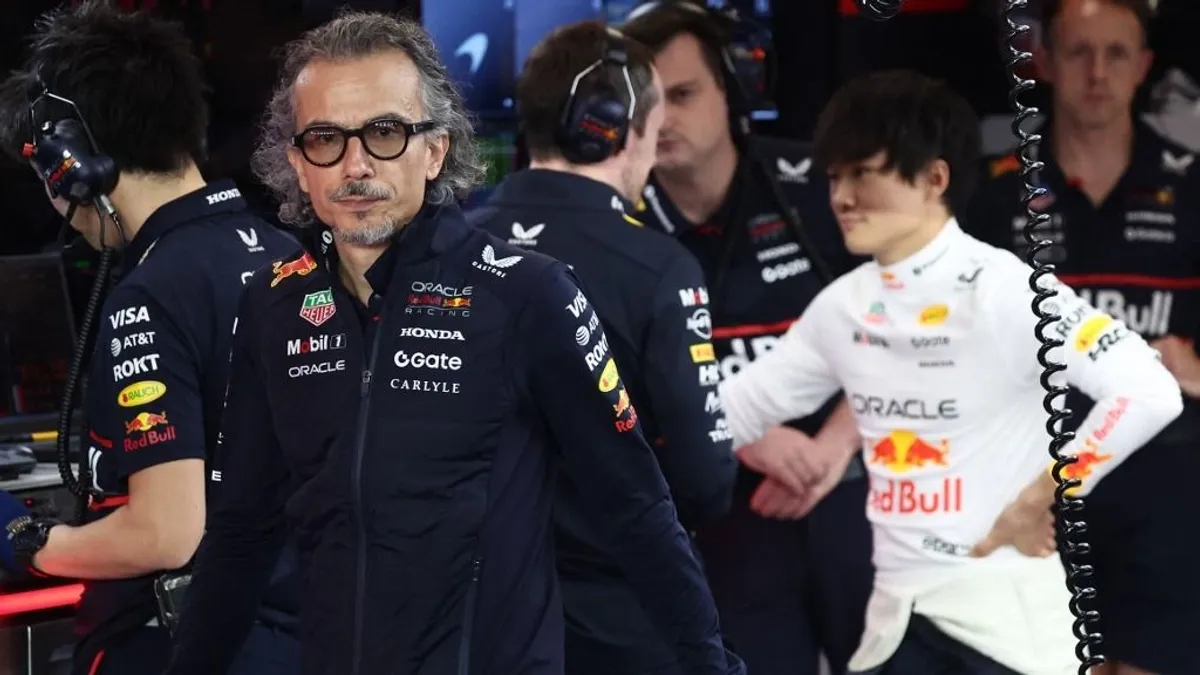 A Red Bull így rúgta ki a csapat pilótáját - ORIGO