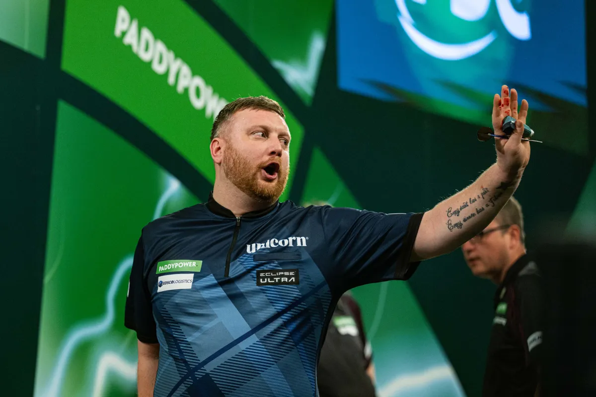 Fallon Sherrock exét, Cameron Menziest gúnyolta a darts-vb-n - ORIGO
