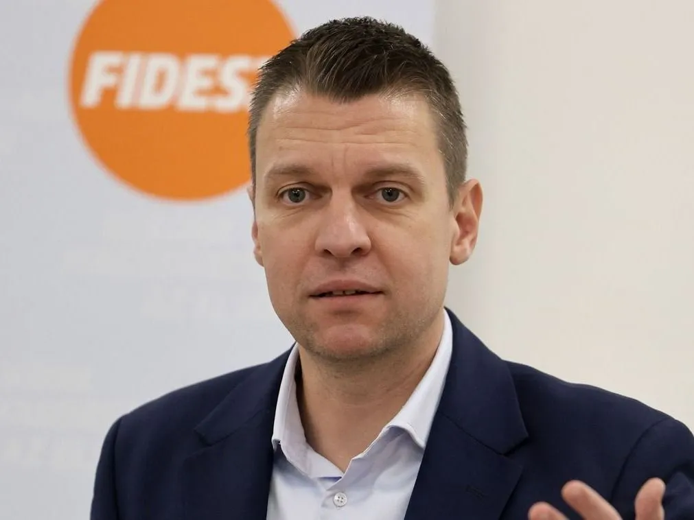 Menczer Tamás: Aki békét akar, velünk tart - ORIGO