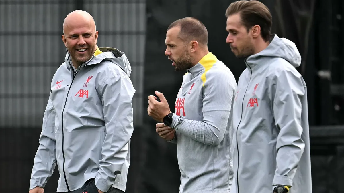 Szoboszlai korábbi edzője a Liverpool riválisához igazolt - ORIGO