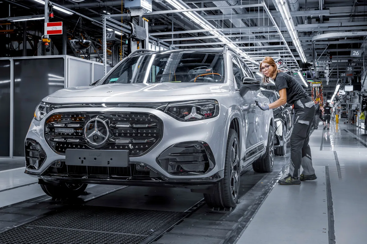 Kecskeméten már készül a Mercedes-Benz GLB - ORIGO