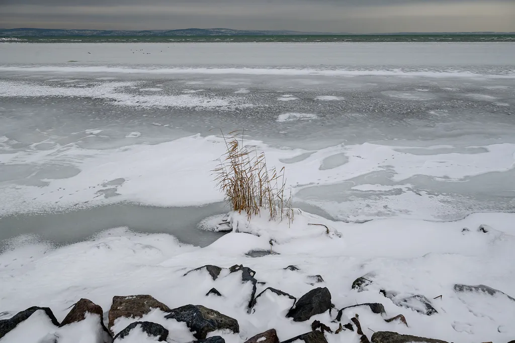 Balaton: lenyűgöző fotókon a jeges tó - ORIGO