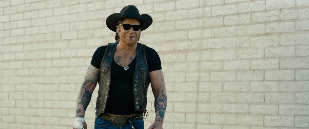 Mickey Rourke lakhatására gyűjtenek - ORIGO