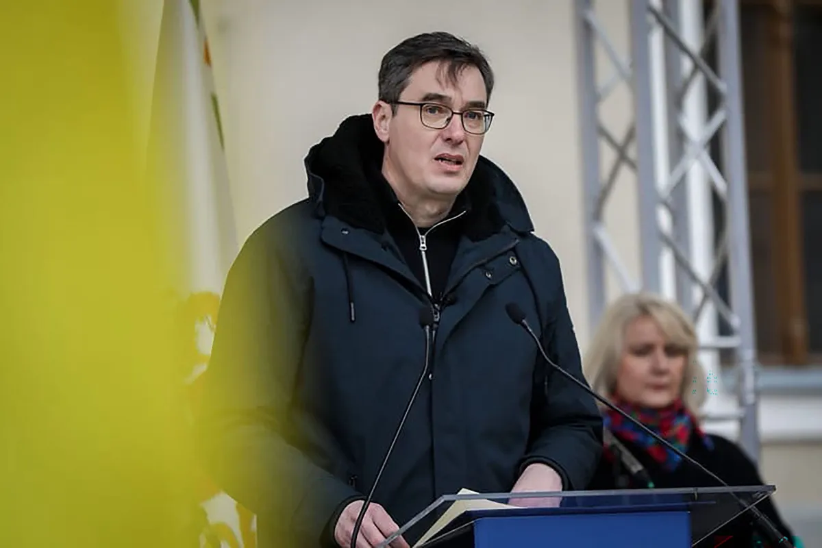 Ukrán zászlókkal árasztotta el Budapest belvárosát Karácsony Gergely ...