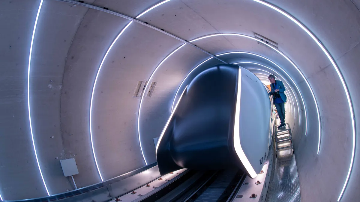 Hyperloop technológia: ezekkel az új vonatokkal 1000 km/órás ...