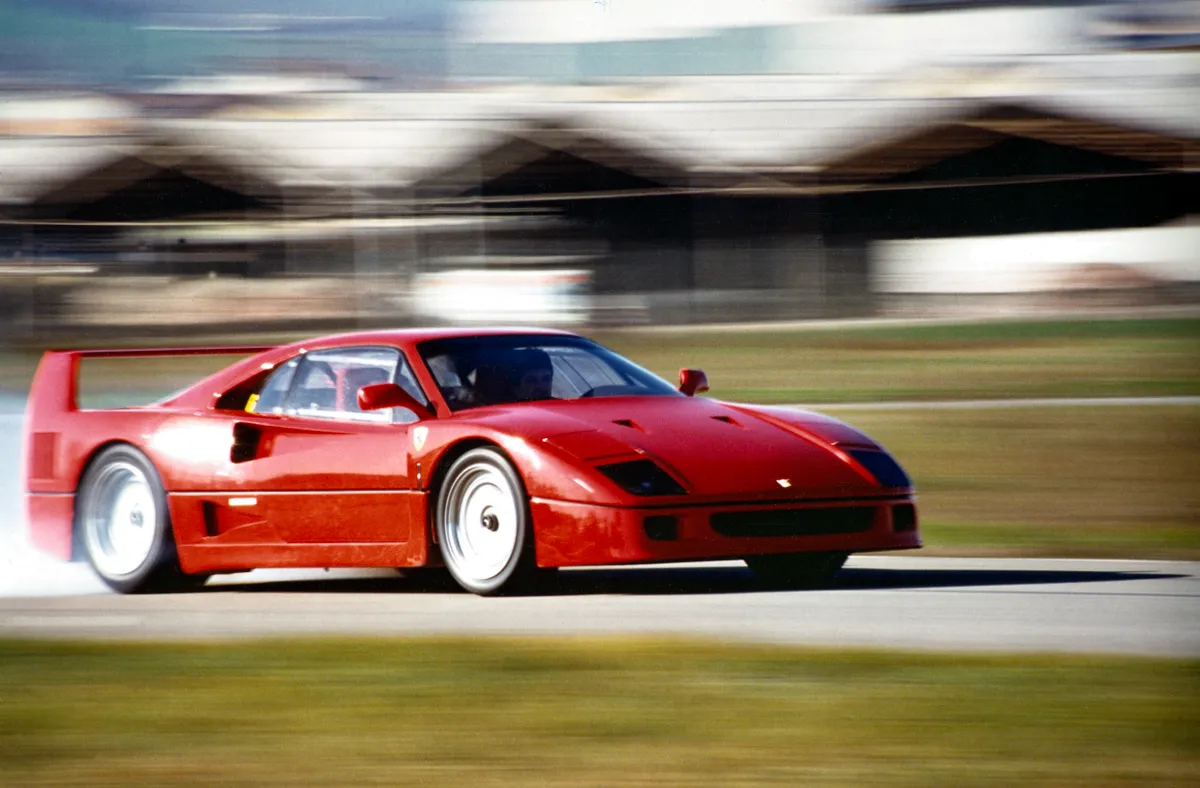 Sok évtized után került elő egy makulátlan Ferrari F40 - ORIGO
