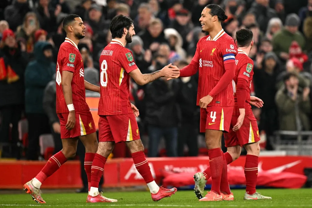 Van Dijk: a Liverpool csapatkapitányán ámul egész Európa - ORIGO