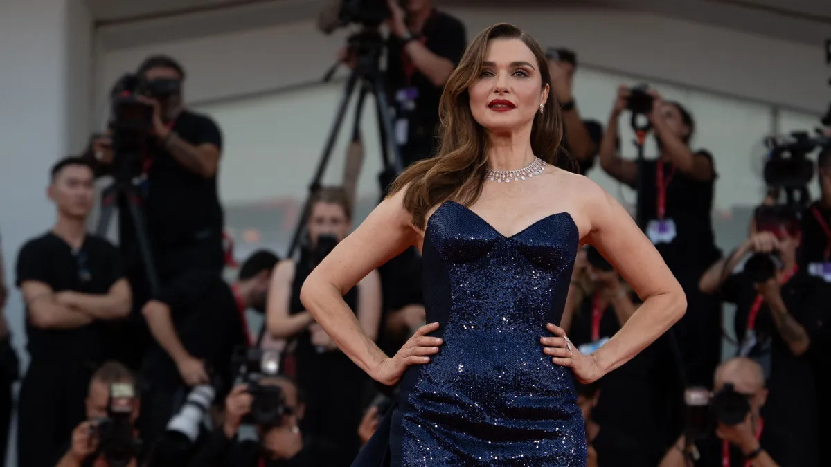 Rachel Weisz 56 évesen fiatalabbnak tűnik, mint húszévesen – a szakértő ...