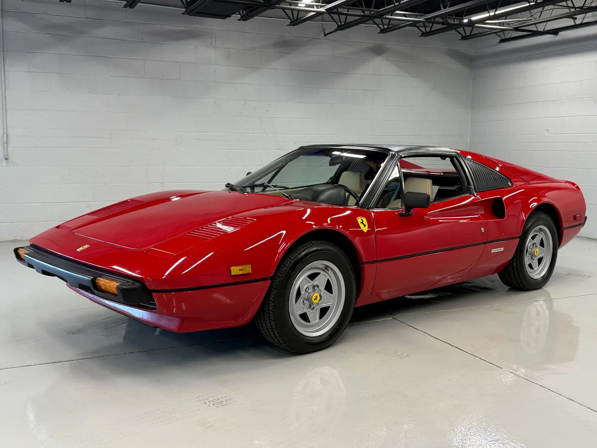 Most megveheti Thomas Magnum Ferrari 308-asát - ORIGO