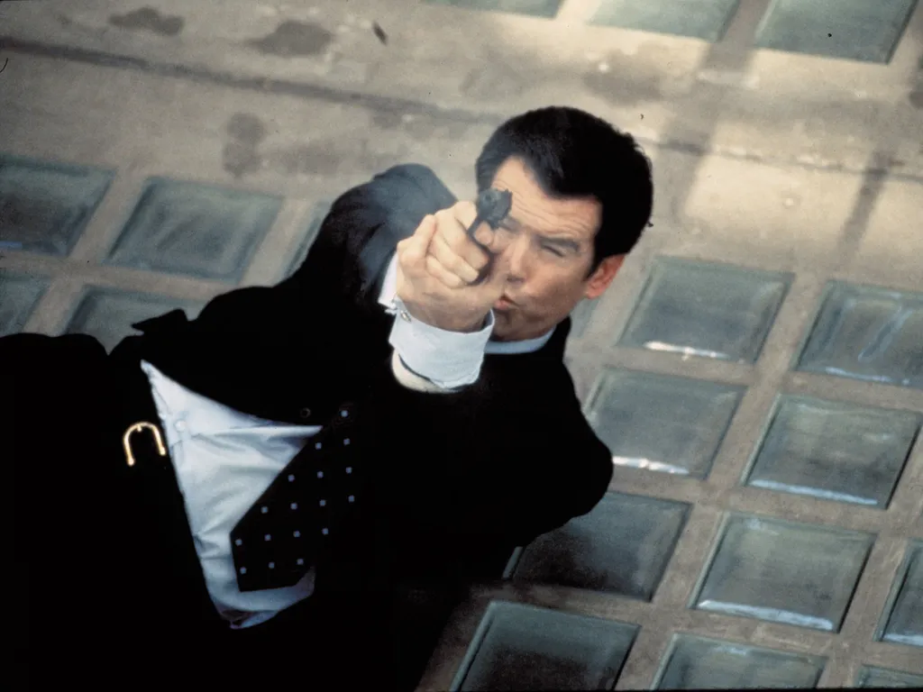 A születésnapos Pierce Brosnan, akit a James Bond filmek tettek ...