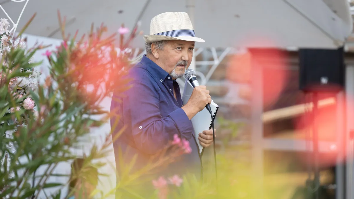 Spanyolországban hunyt el Scherer Péter, költséges és körülményes ...