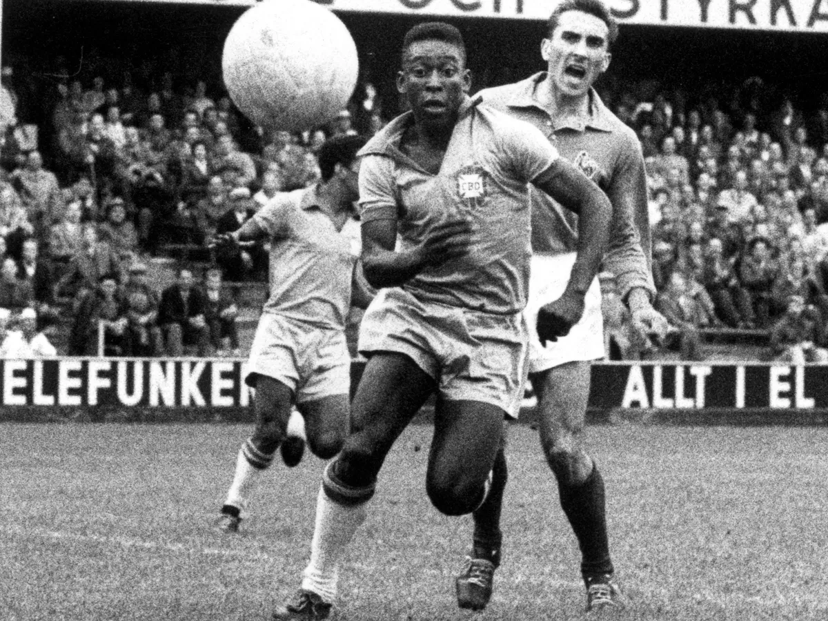 A foci-vb 2026-os nyitómeccse előtt felidéztük, hogy tette Pelé ...