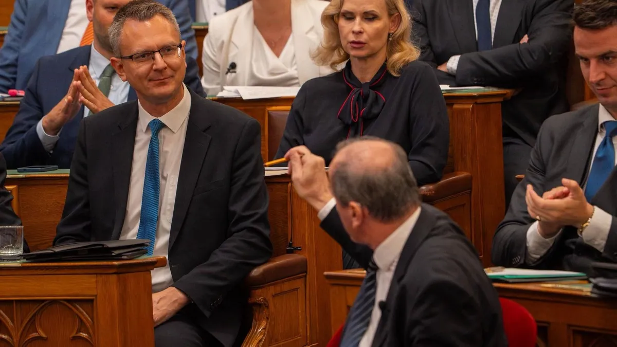 Rétvári Bence: inkáb a meddő házaspárokt támogassa a kormány - ORIGO