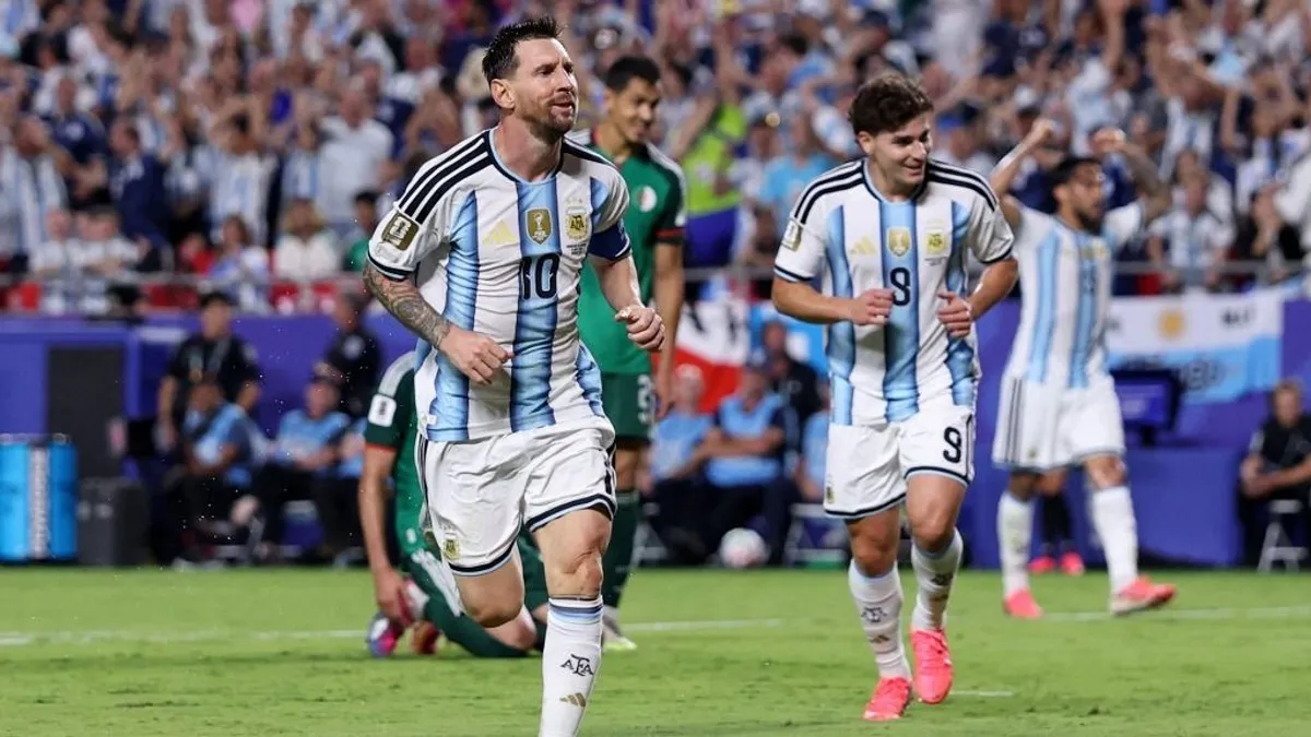 Lionel Messi mesterhármassal kezdte a foci-vb-t - ORIGO