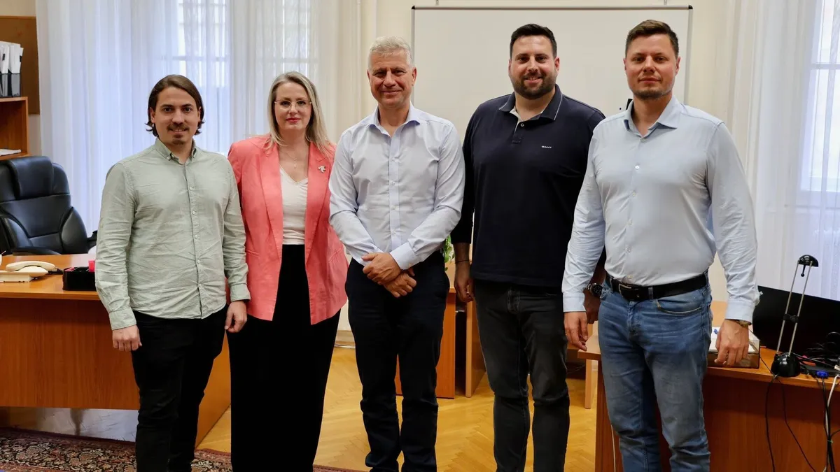 Szentkirályi Alexandra távozott a fővárosi Fidesz éléről - ORIGO