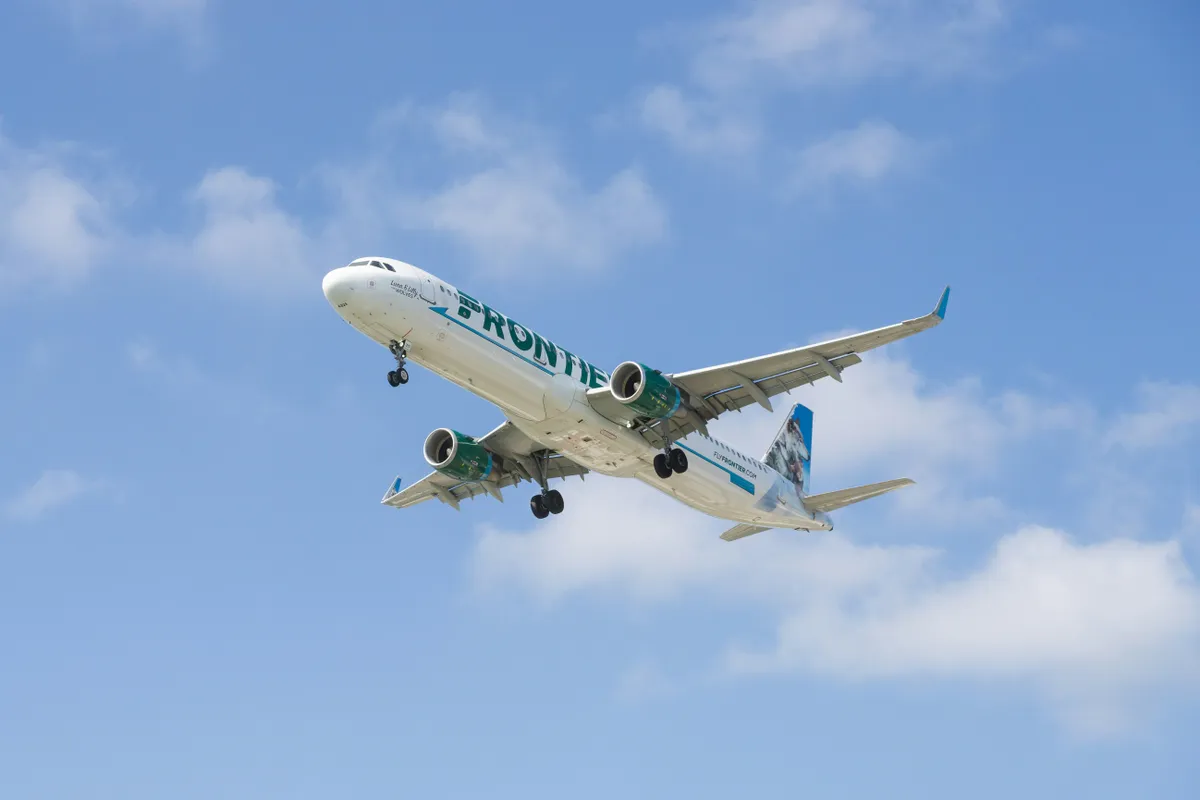 Kényszerleszállást hajtott végre a Frontier Airlines egyik járata egy ...