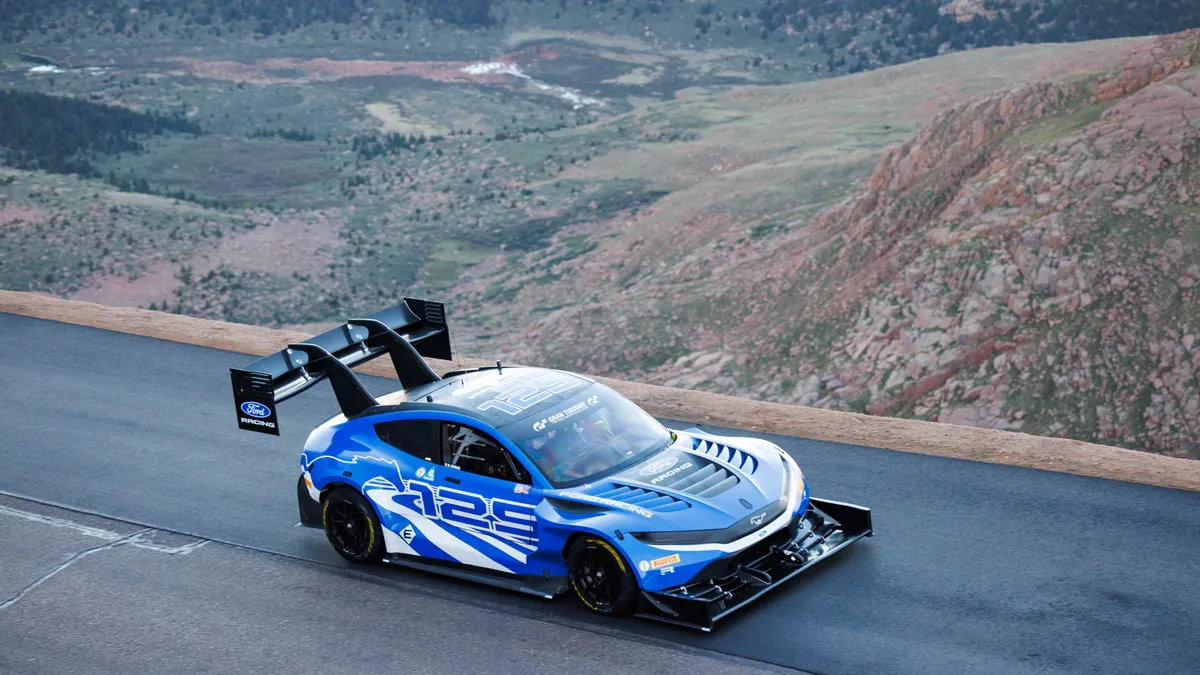 A Chevrolet két rekordot is döntött, de a Ford nyert a Pikes Peak-en ...